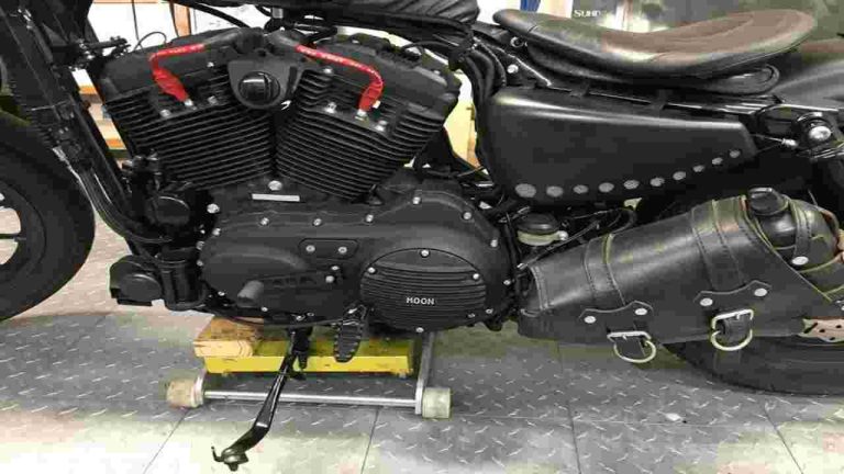 Mid controls vs. Forward Controls in Harley: A Comparison of Pros