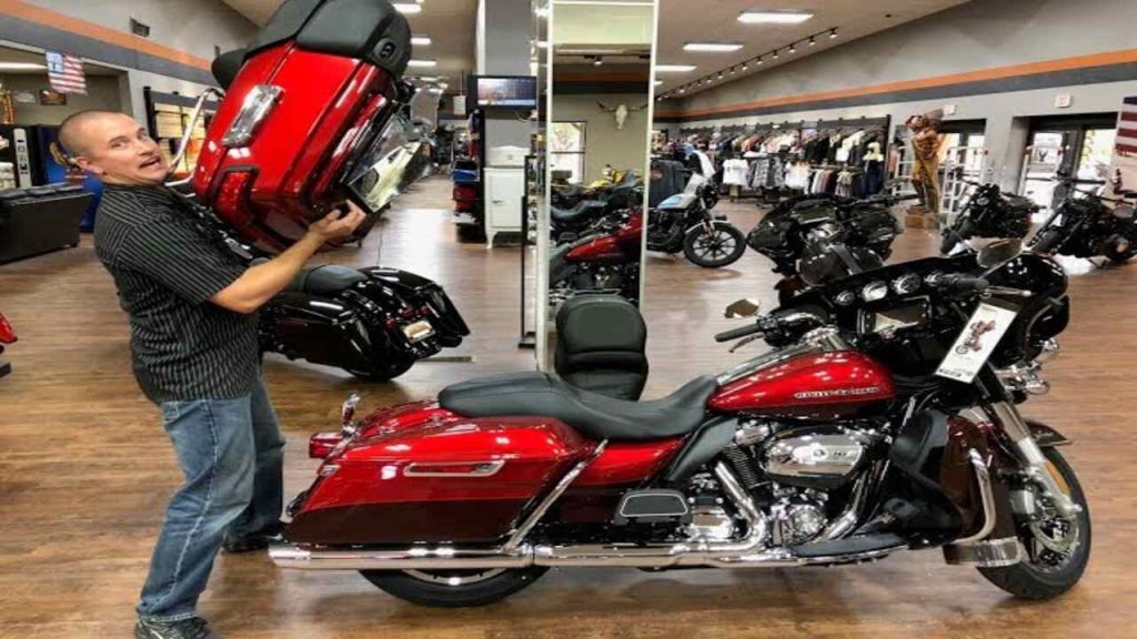 Chopped vs. Razor Tour Pack: Which is the Better Option?