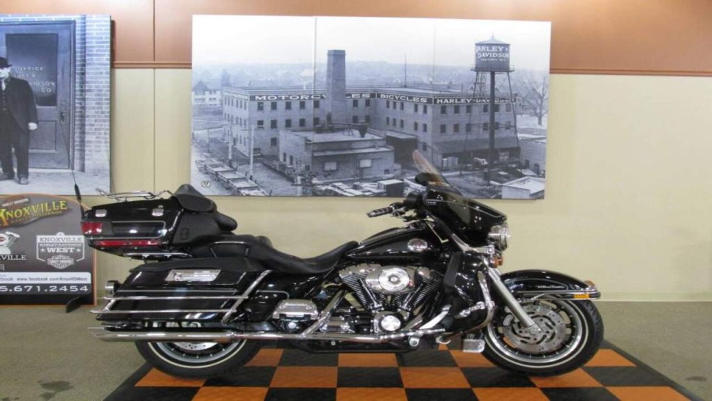 Road King Classic Backrest - Ultimate Comfort Upgrade