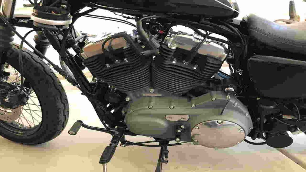 Mid controls vs. Forward Controls in Harley: A Comparison of Pros