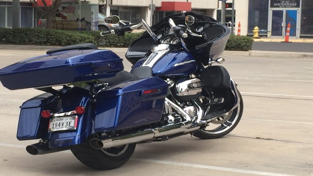 Chopped vs. Razor Tour Pack: Which is the Better Option?