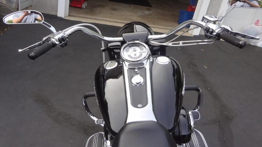 Road King Handlebars - Elevate Your Riding Experience