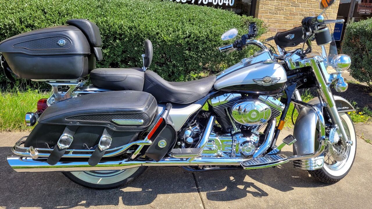 Road King FLHR: Unleash Majesty and Power!