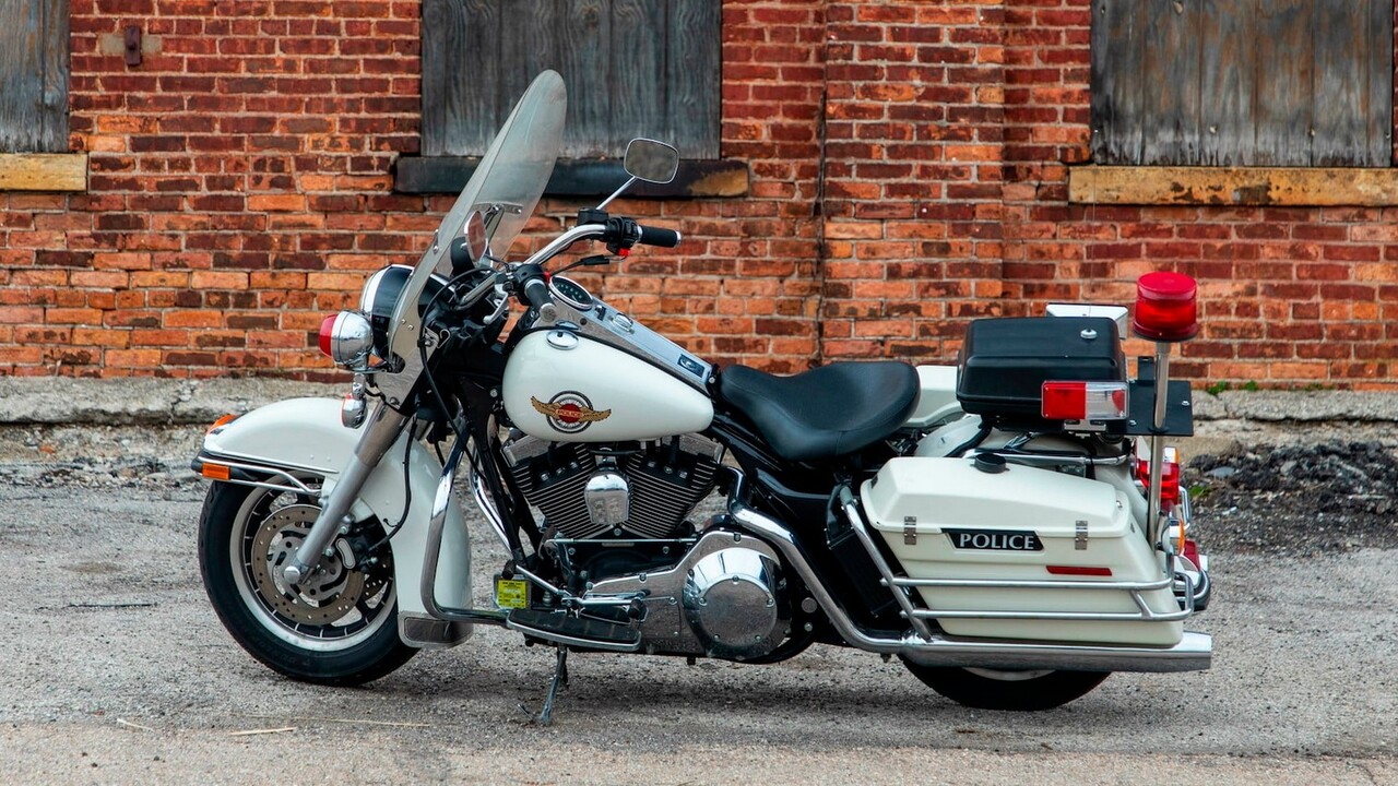 Road King Police Dominance: Unleash Control and Authority!