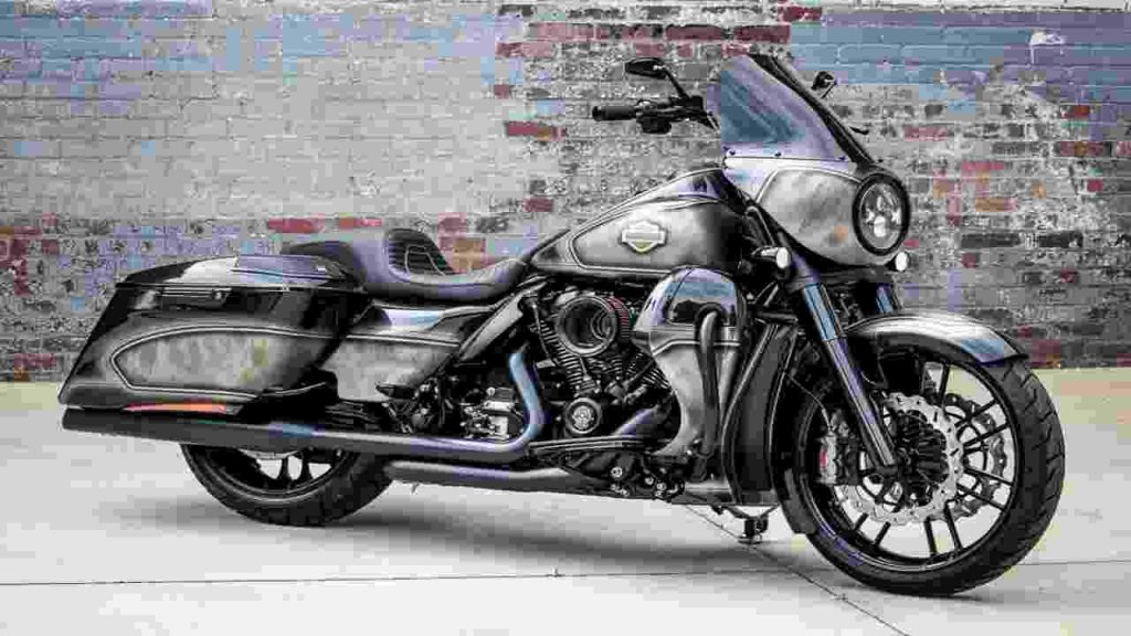 Harley Davidson Road King: Rule the Road with Power!