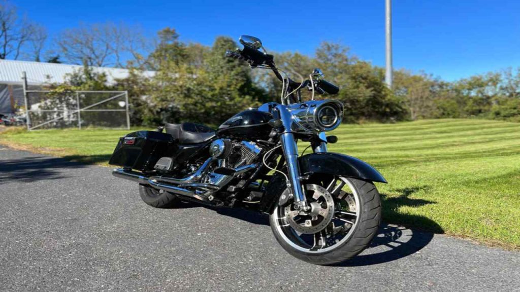 Road King Classic FLHRCI: Follow The Guide