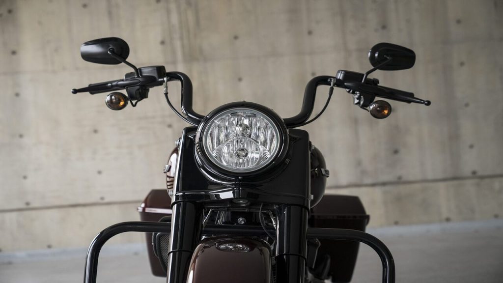 Road King Handlebars - Elevate Your Riding Experience