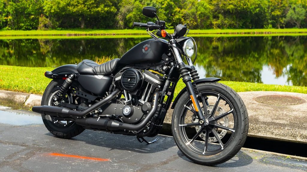 Harley Davidson Iron 883 - A Closer Look