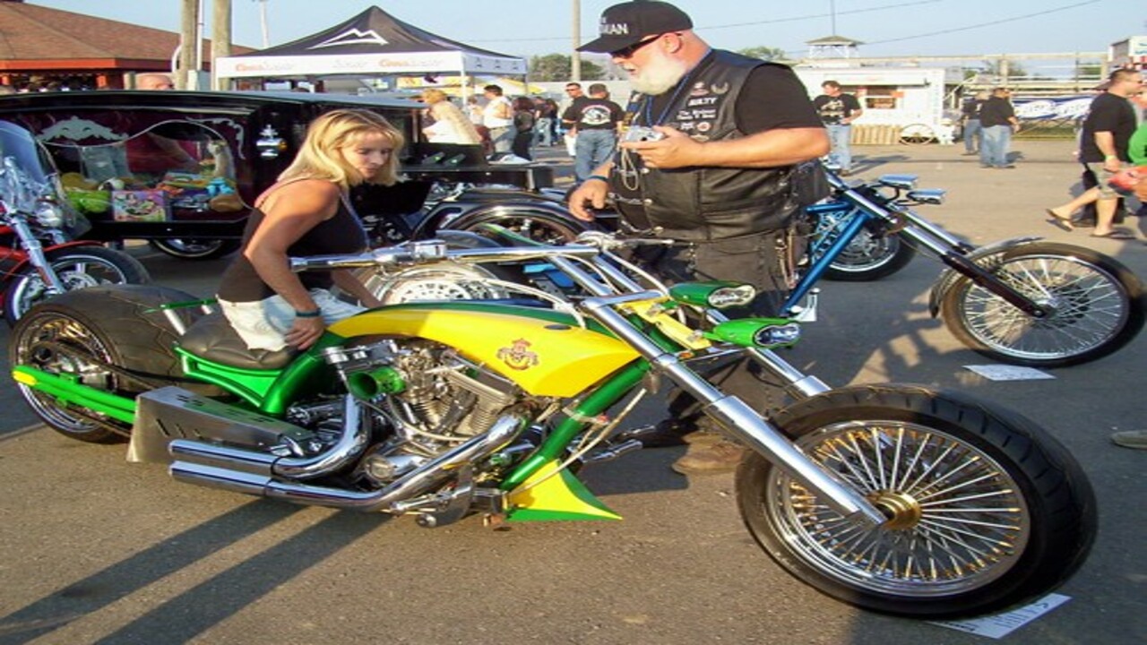 Easyriders Rodeo - Experience The Thrills