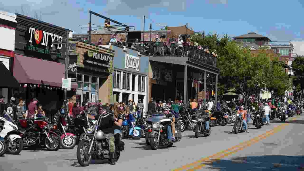 Bikes Blues & BBQ Motorcycle Rally Fayetteville Arkansas - Pro Guide