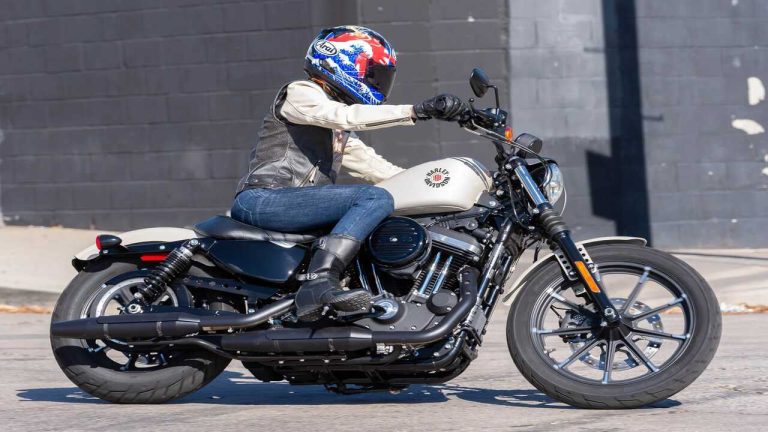 Harley Sportster Iron 883: Quick And Easy Guide